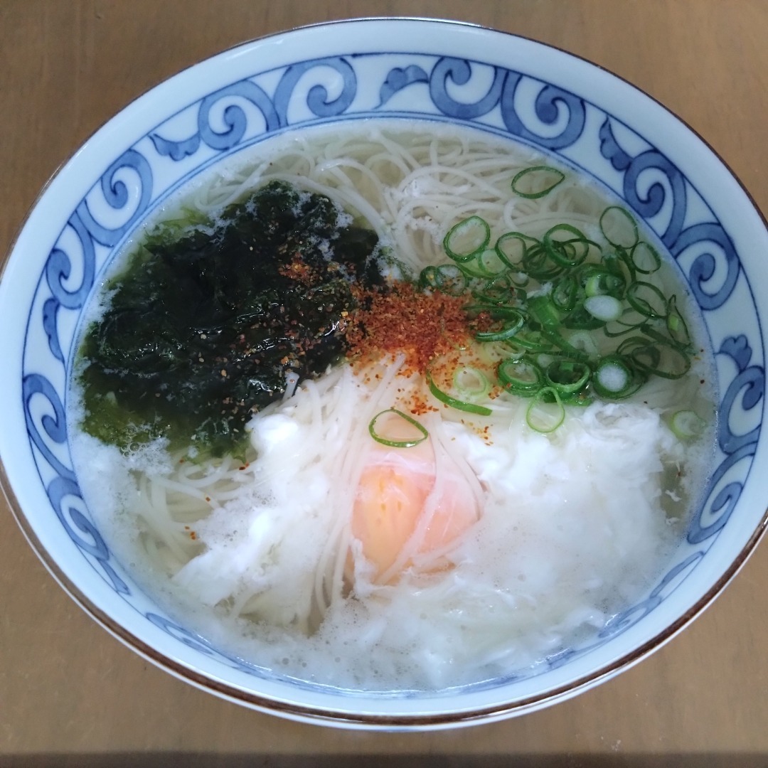 お昼は、にゅうめん: たぬきの足跡